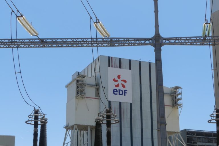 Nucléaire : EDF investit 8 milliards d'euros pour ses réacteurs EPR2