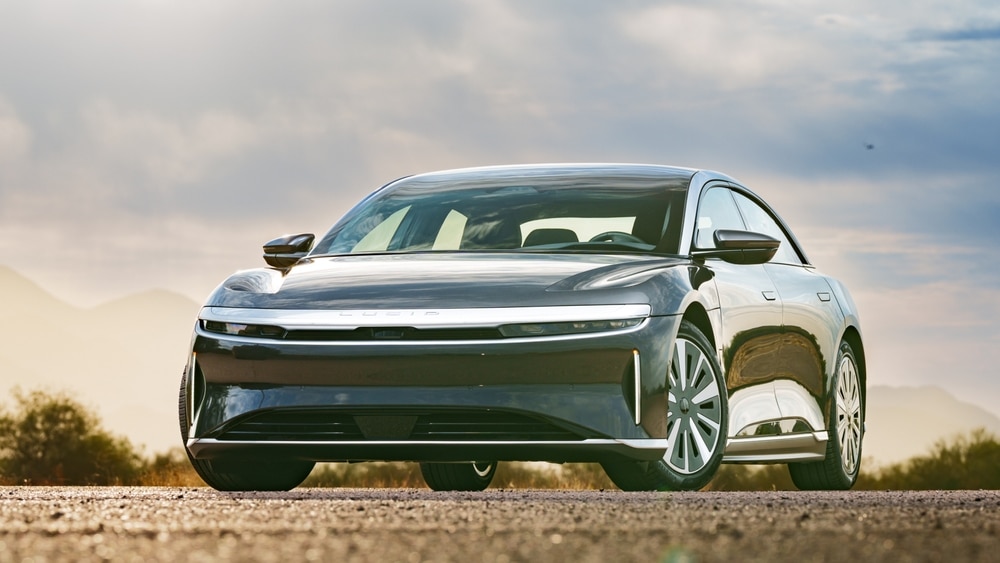 Record d’autonomie : la voiture électrique Lucid bientôt disponible en ...